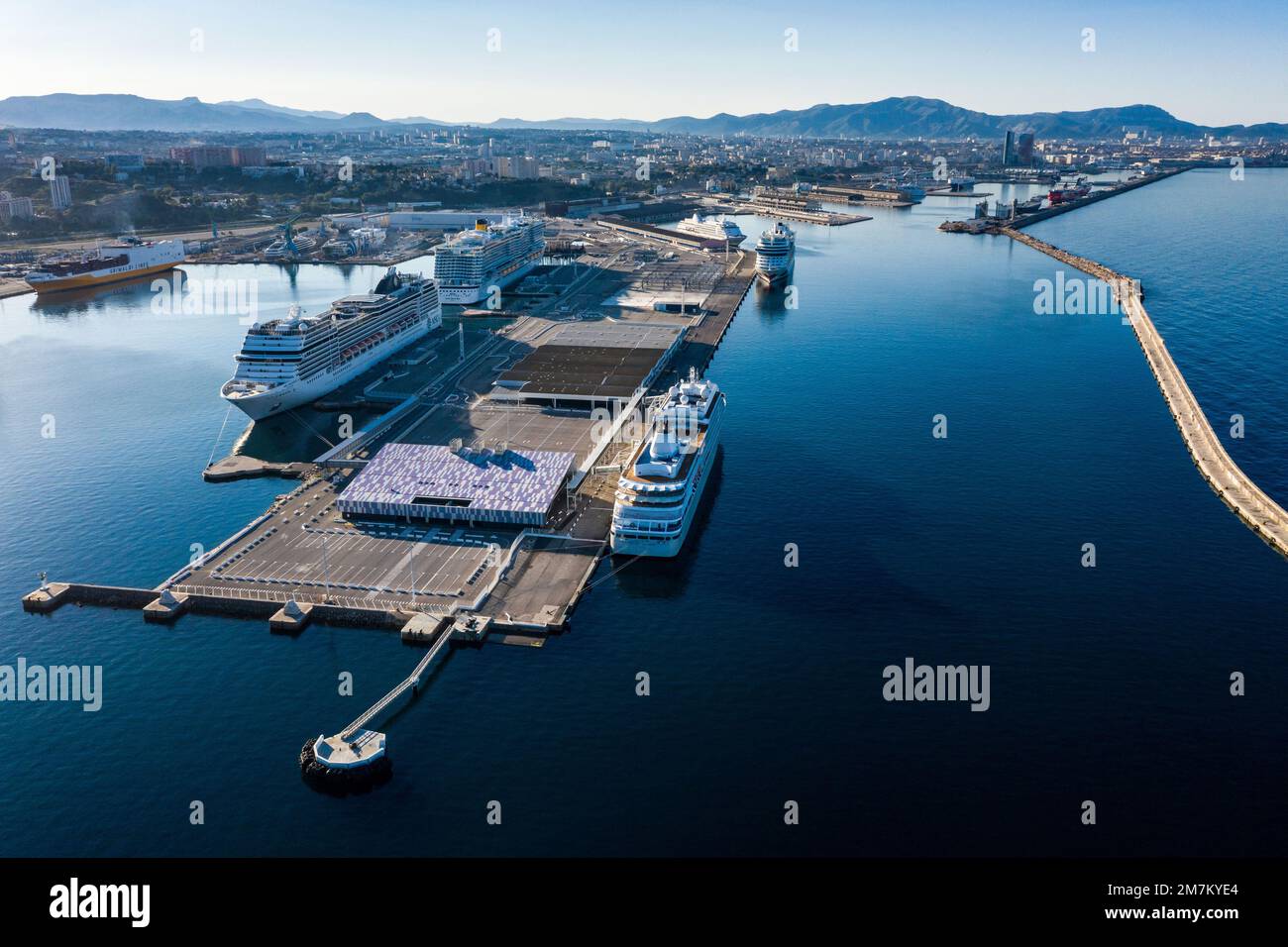 Marseille (south-eastern France): cruise liners alongside the quay in ...
