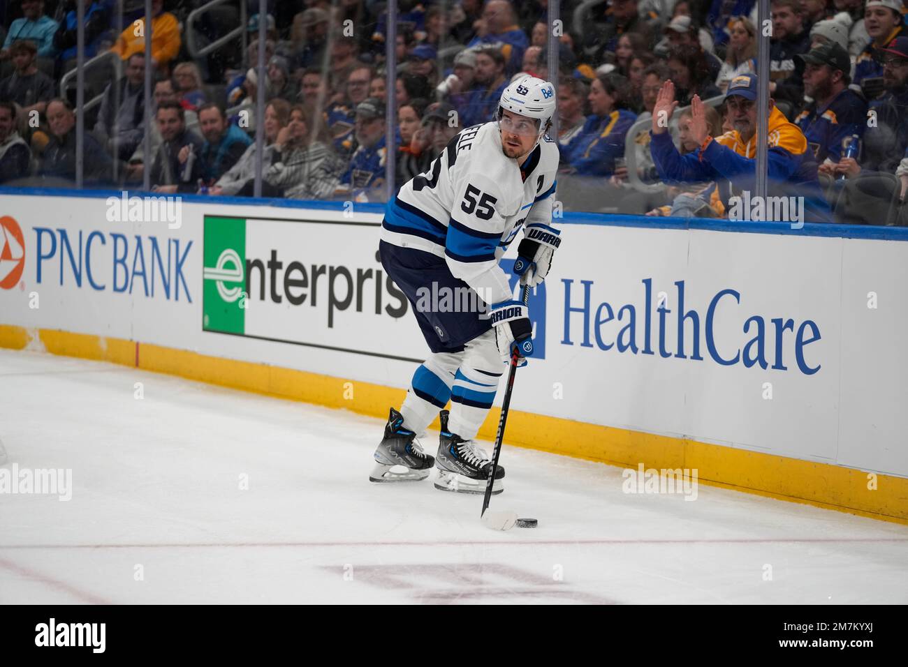 Winnipeg Jets' Mark Scheifele handles the puck during the first period ...