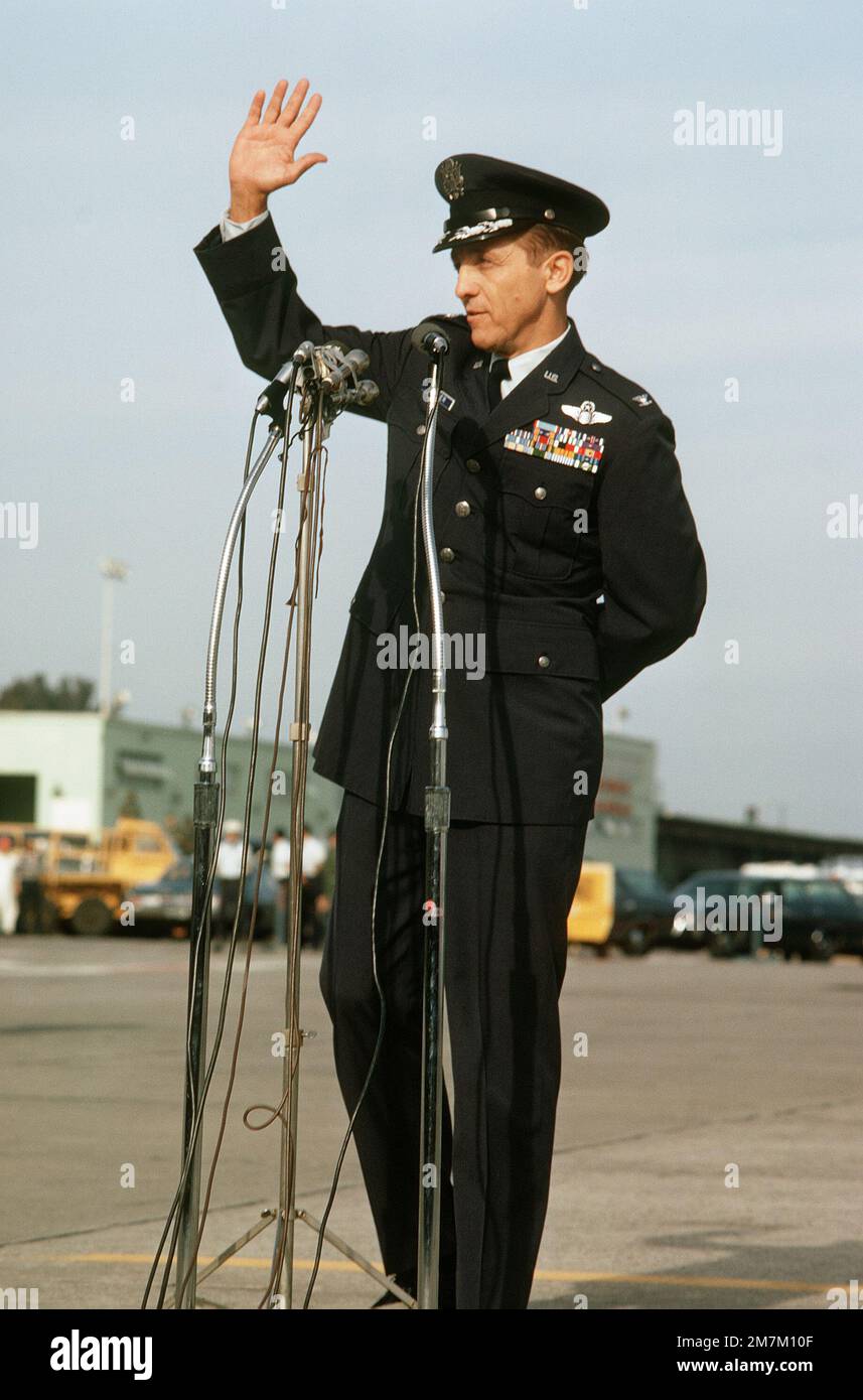 Former POW and U.S. Air Force COL Robinson Risner, at the microphone ...