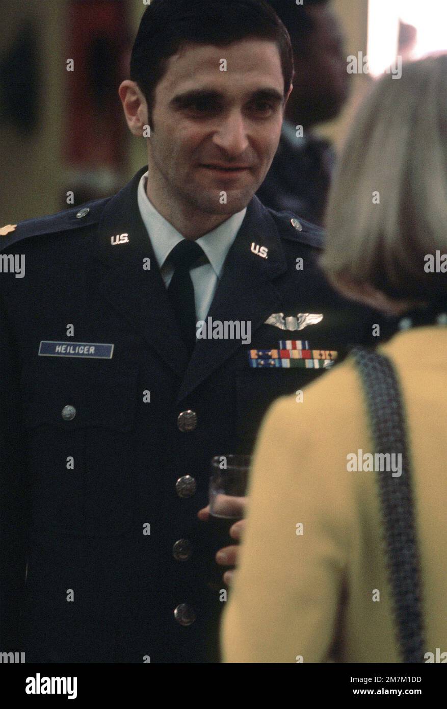 Former POW and U.S. Air Force MAJ Donald Lester Heiliger talks with a ...