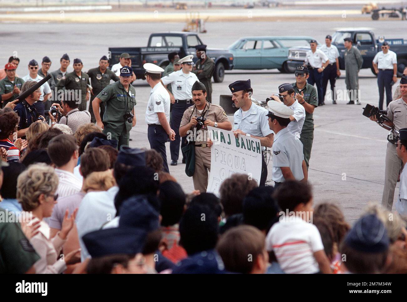 Troop homecoming hi-res stock photography and images - Alamy