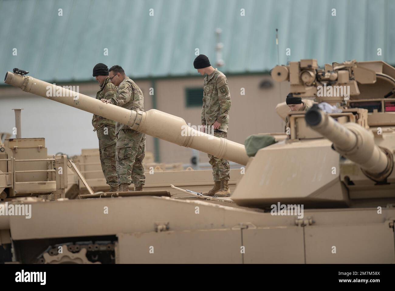 Soldiers from the Idaho Army National Guard’s, 2-116th Combined Arms ...