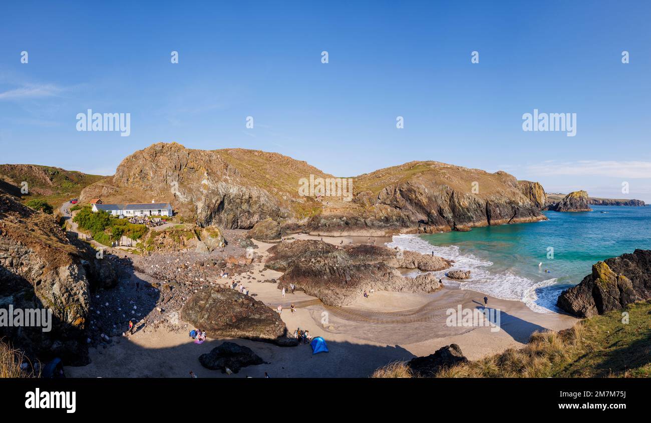 Shoreline and unspoilt rugged scenery at Kynance Cove on the Lizard ...