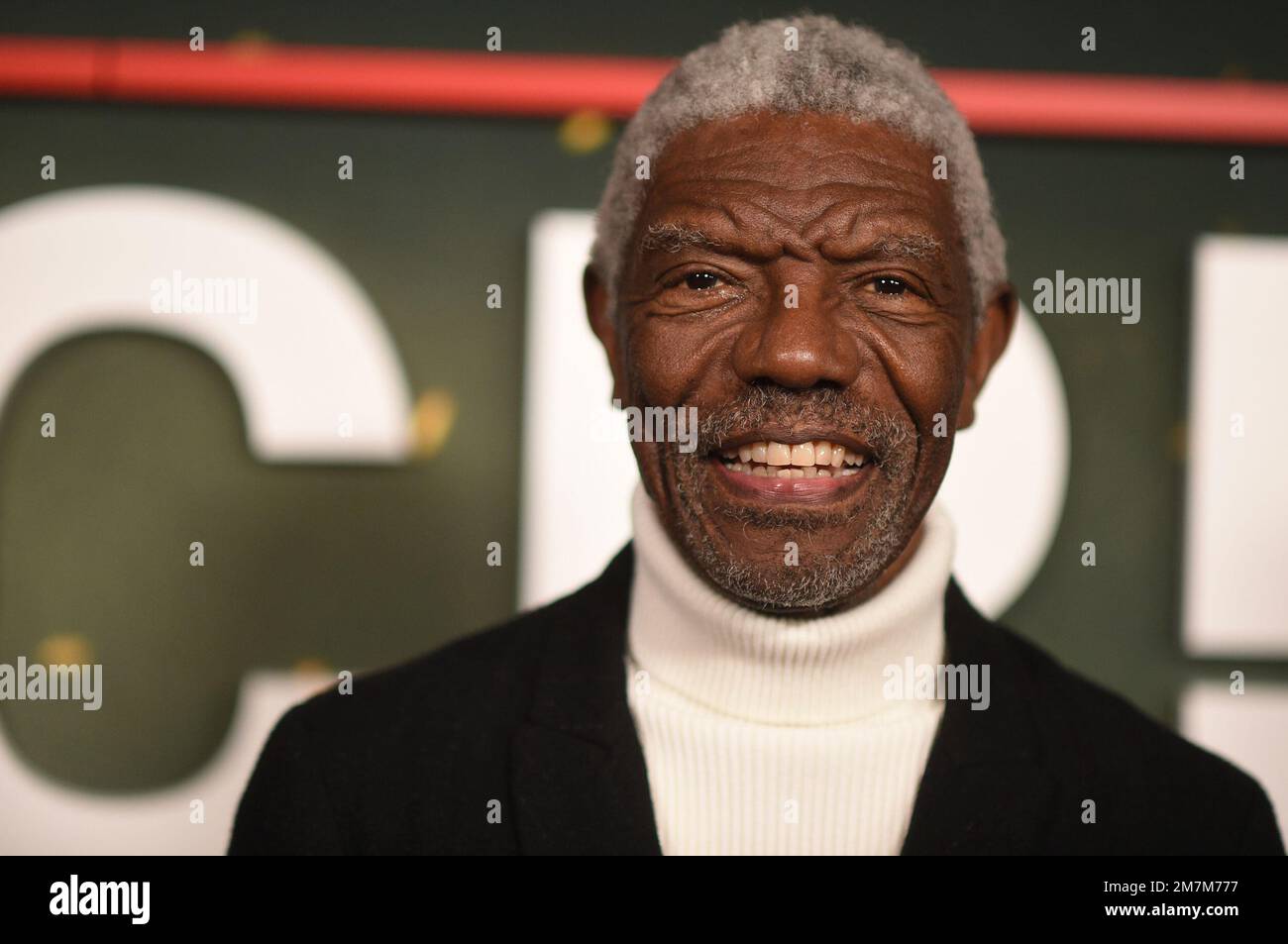 Vondie Curtis-Hall arrives at the world premiere of "The Recruit" on ...