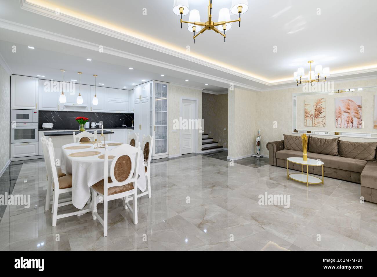 Marble house interior hi-res stock photography and images - Alamy