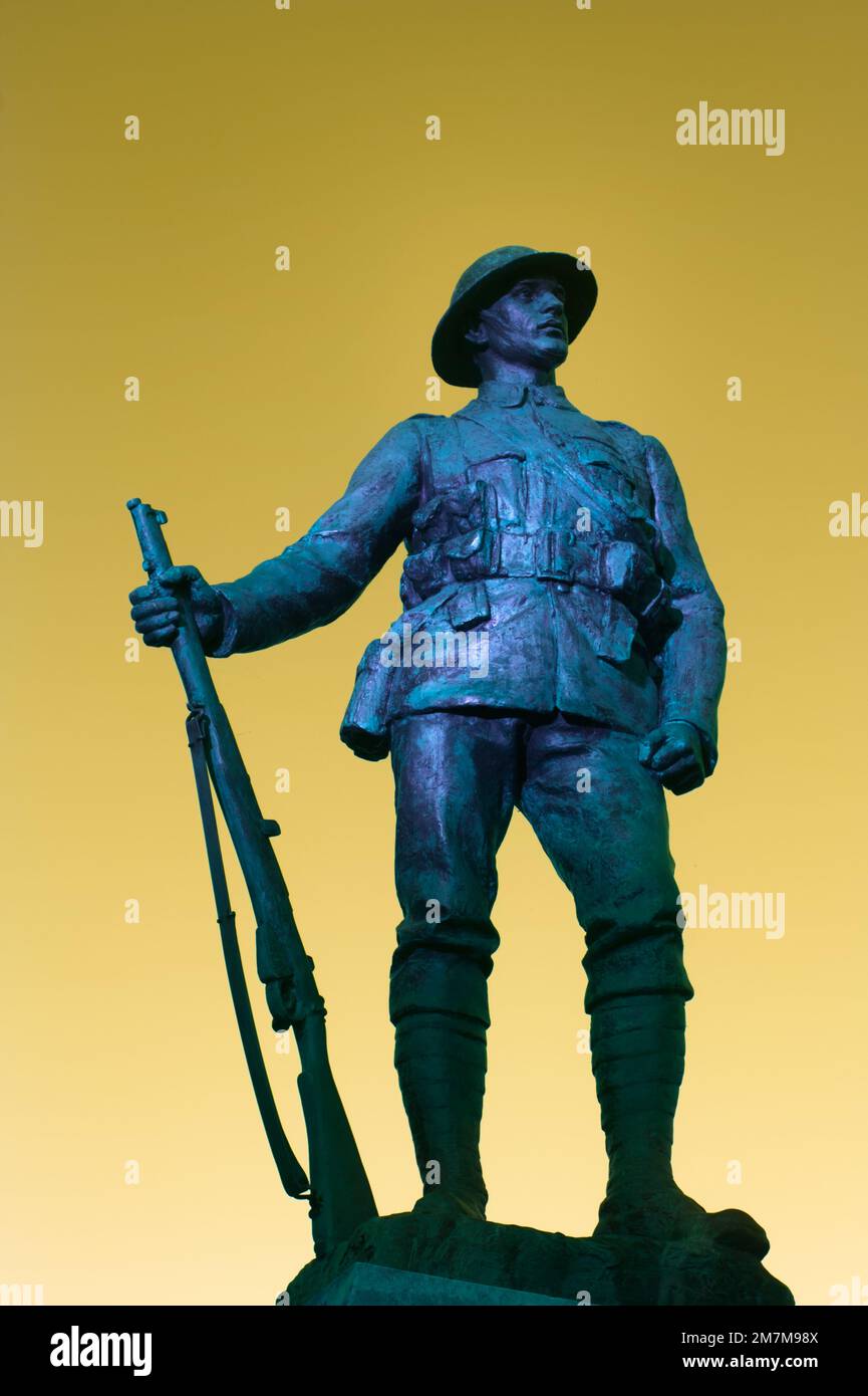 The kings royal rifle corps war memorial statue hi-res stock photography and images - Alamy