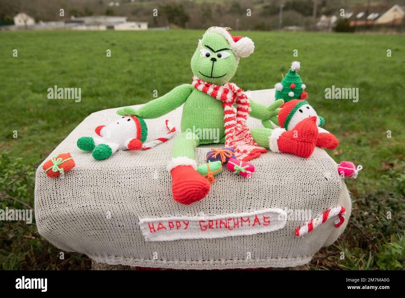 Grinch crafts hi-res stock photography and images - Alamy