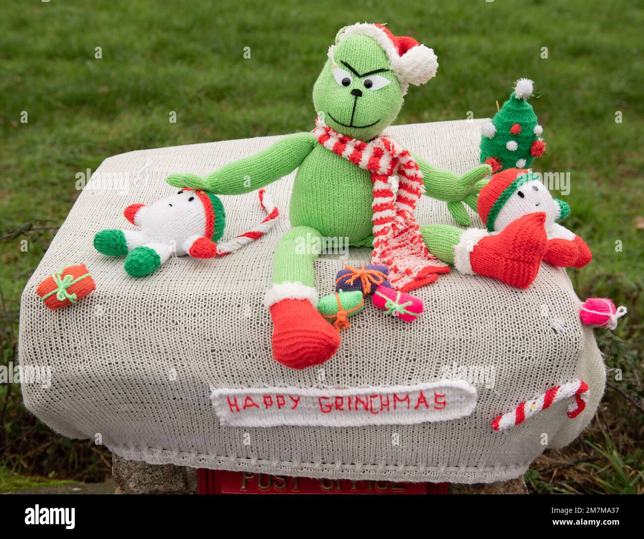 Knitted topper hi-res stock photography and images - Alamy
