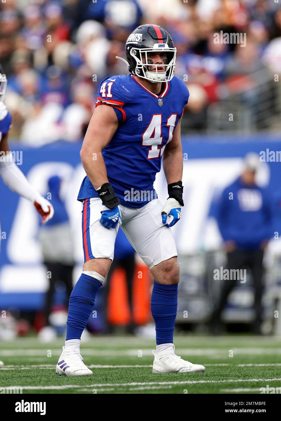 New York Giants linebacker Micah McFadden (41) defends against the ...