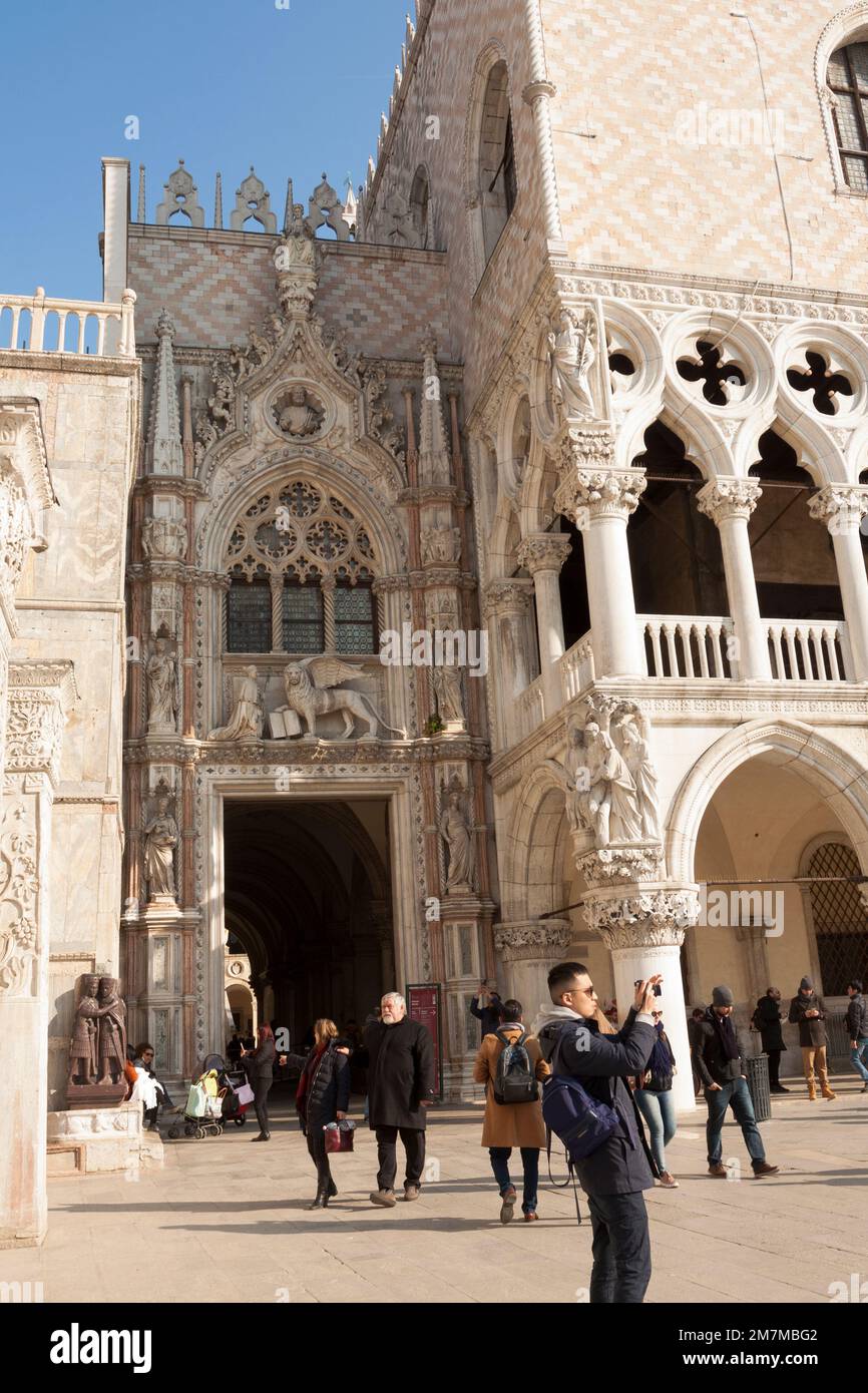 VENICE, ITALY - FEBRAURY 2020: Entrance to Doge's palace and tourists ...