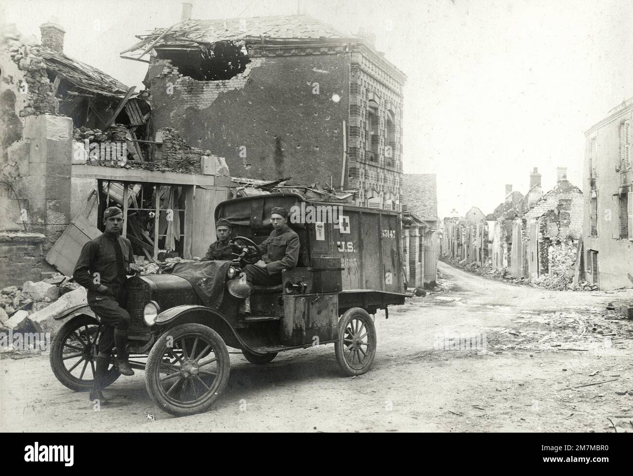 WW1 World War I photo American ambulance, village ruins, near Reims ...