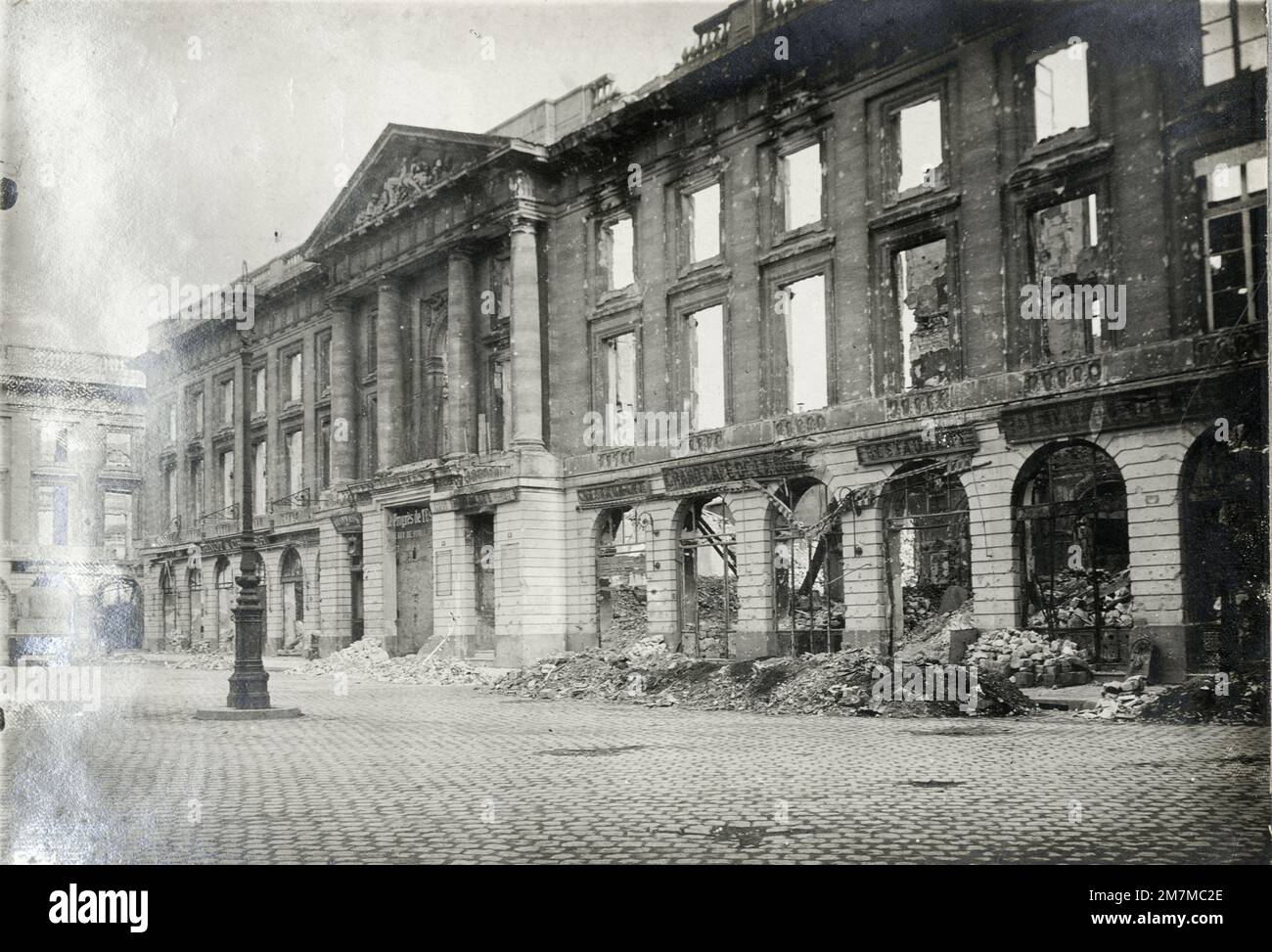WW1 World War I photo ruins Place Royale, Reims, France Stock Photo - Alamy