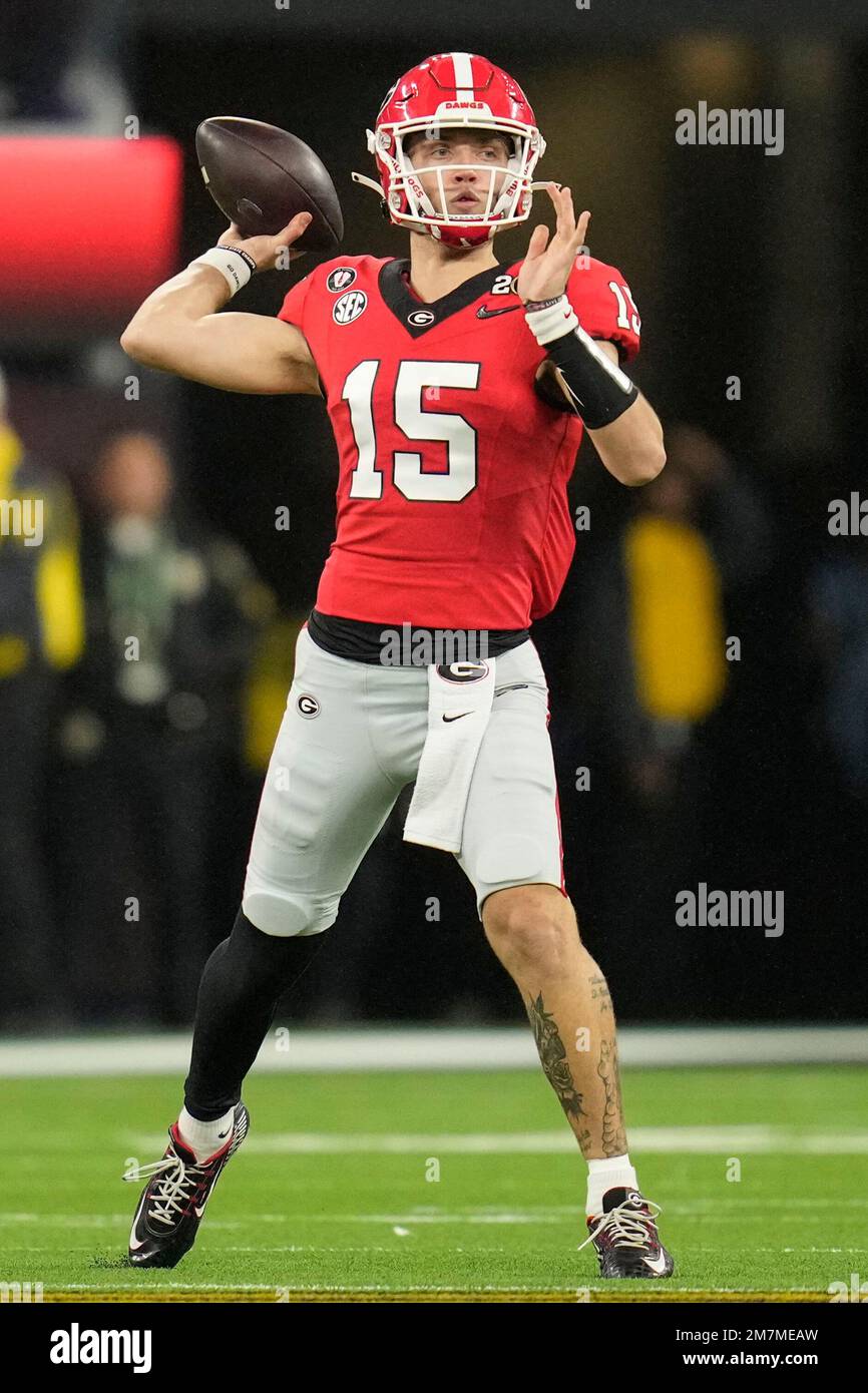 Georgia quarterback Carson Beck (15) passes in the pocket against TCU ...