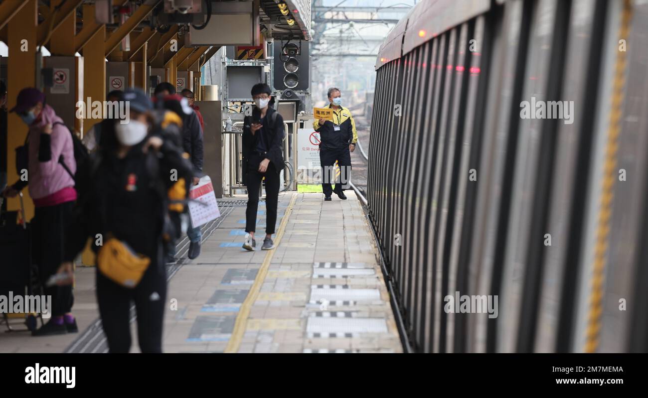 A special train to carry MTR staff who need to Lok Ma Chau Control ...