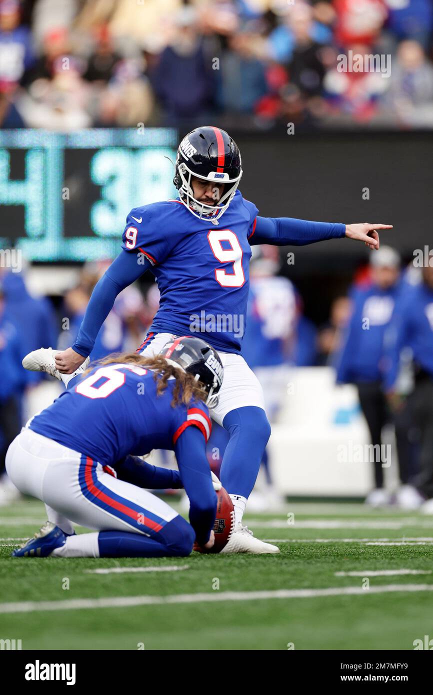 New York Giants place kicker Graham Gano (9) kicks against the ...
