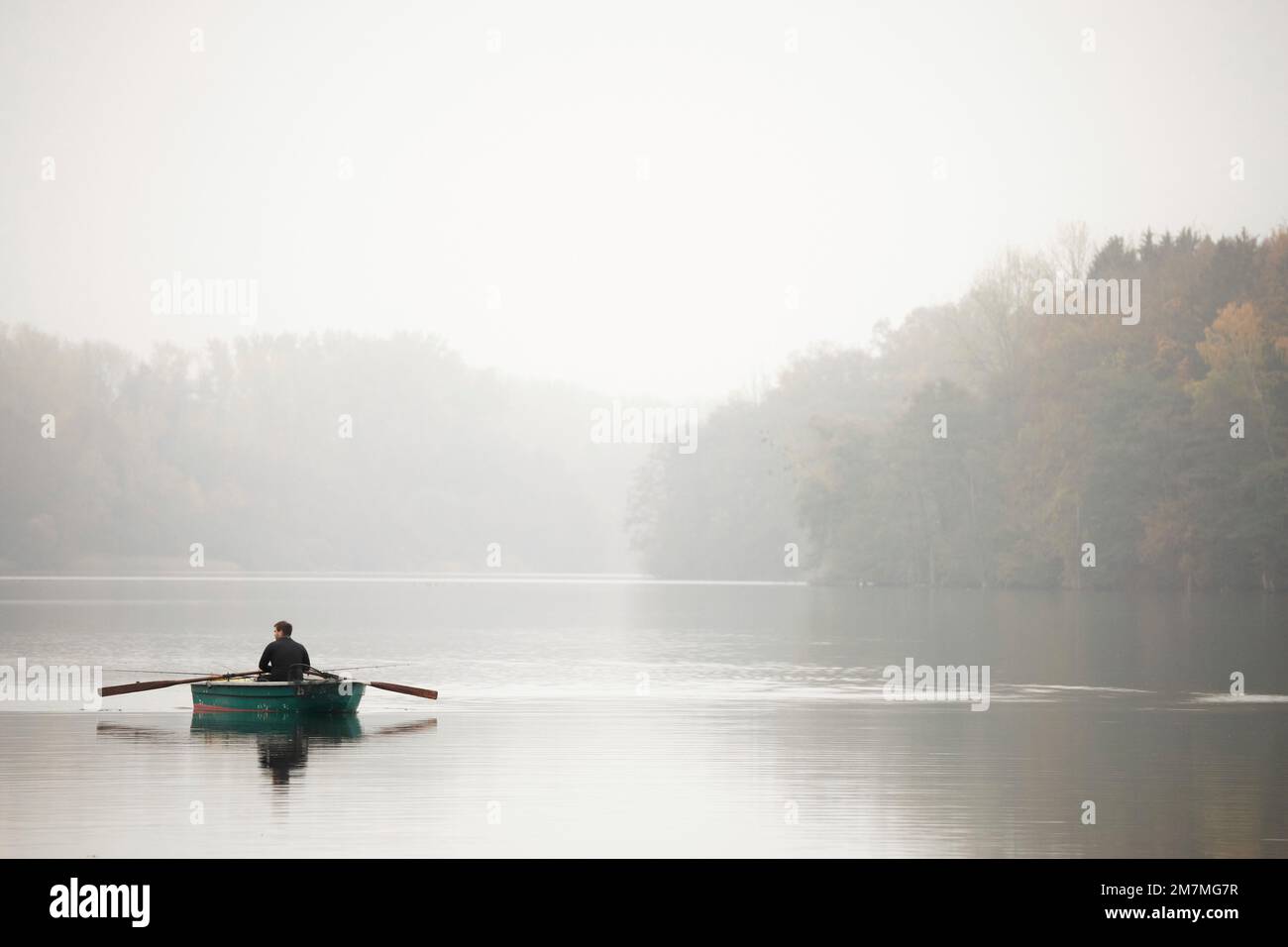 Row boat on pond hi-res stock photography and images - Alamy