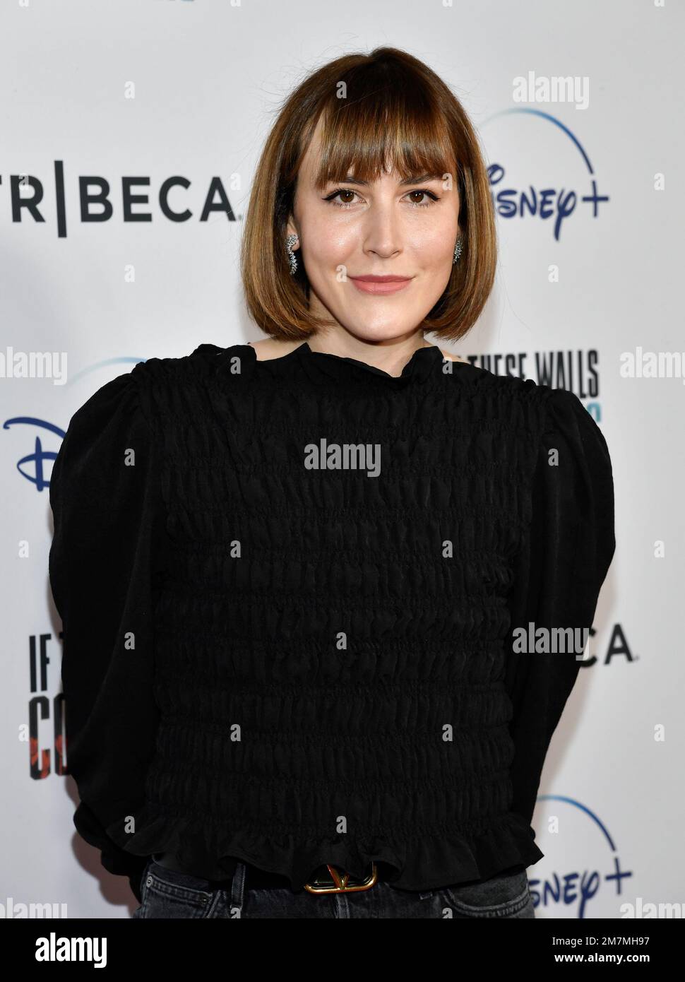 Sarah Thomson attends the "If These Walls Could Sing" premiere at ...