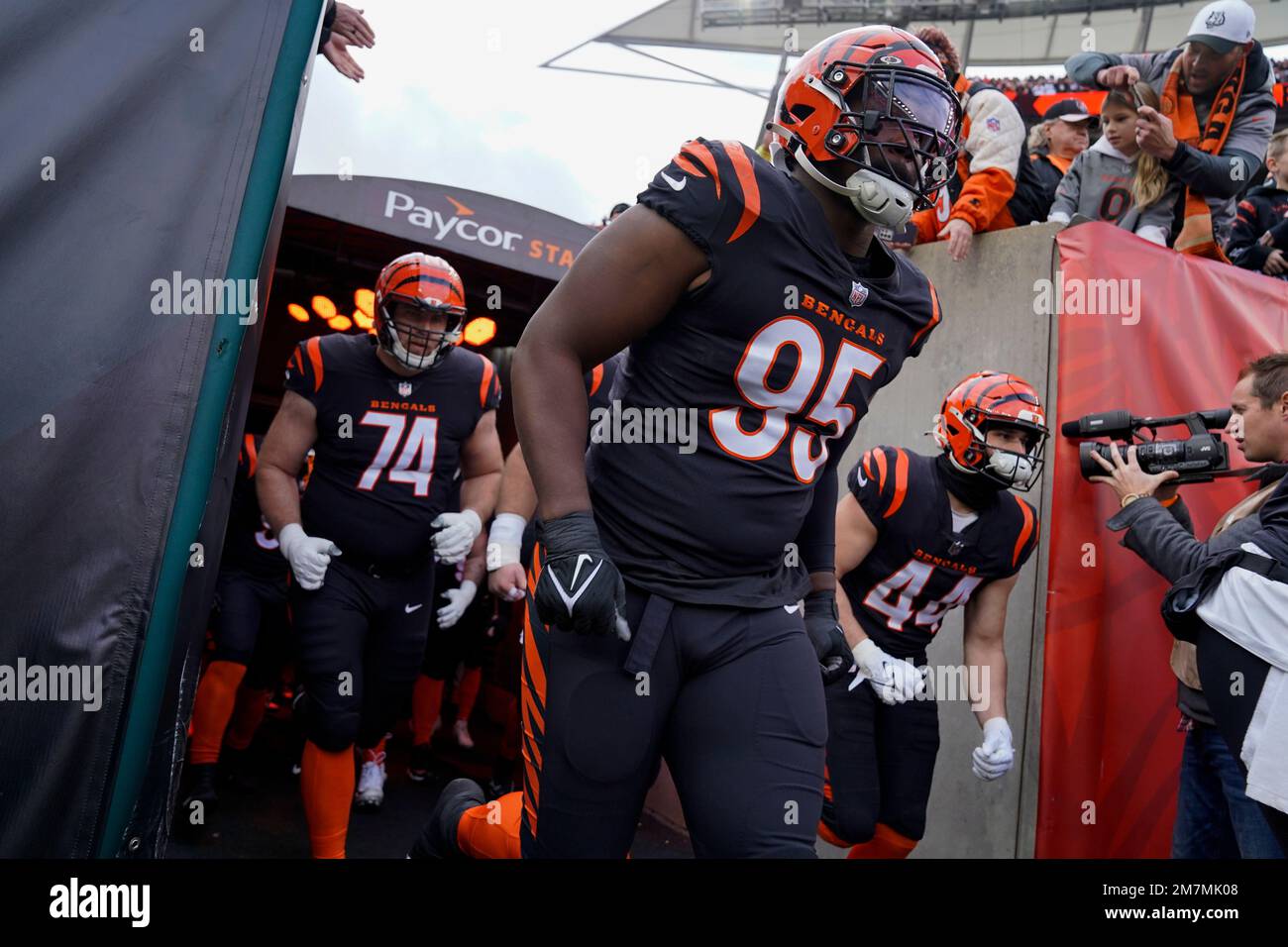 Cincinnati Bengals defensive tackle Zach Carter (95) enters the field ...