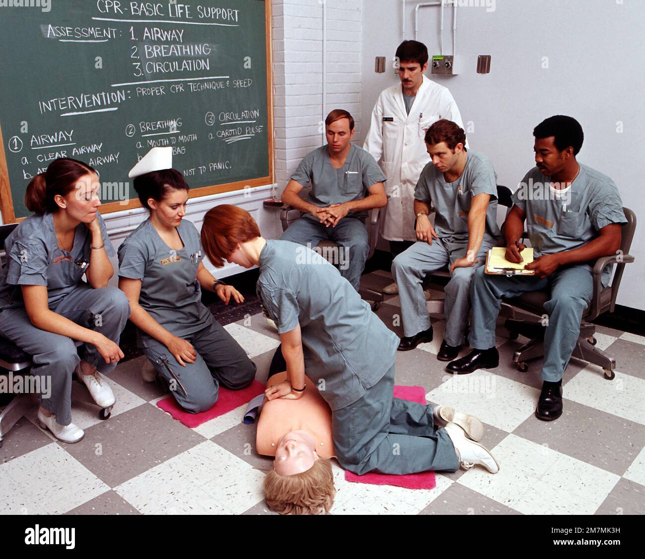 Army medical personnel undergo cardio-pulmonary resuscitation training ...