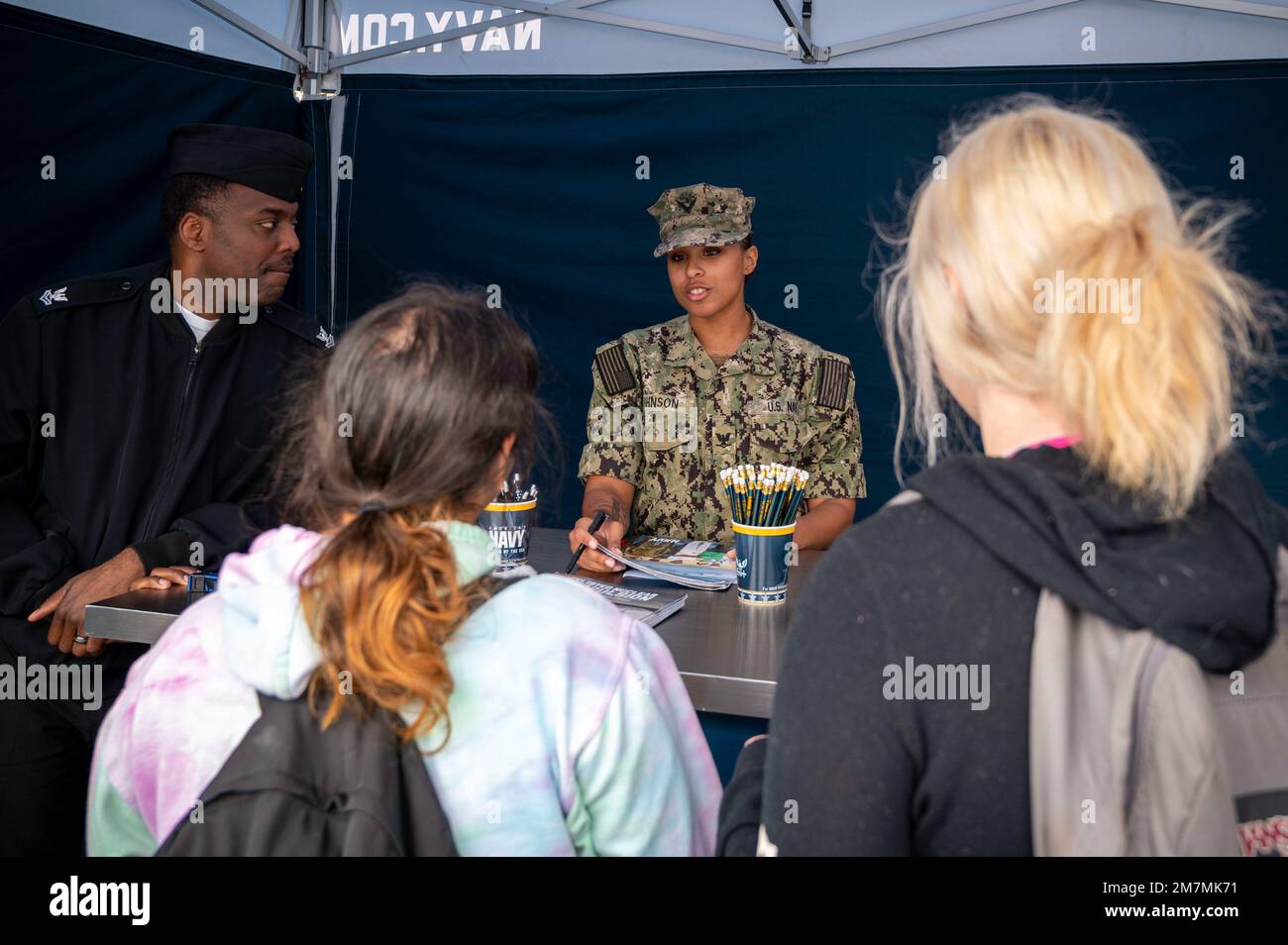 Navy fire controlman 3rd class hi-res stock photography and images - Alamy