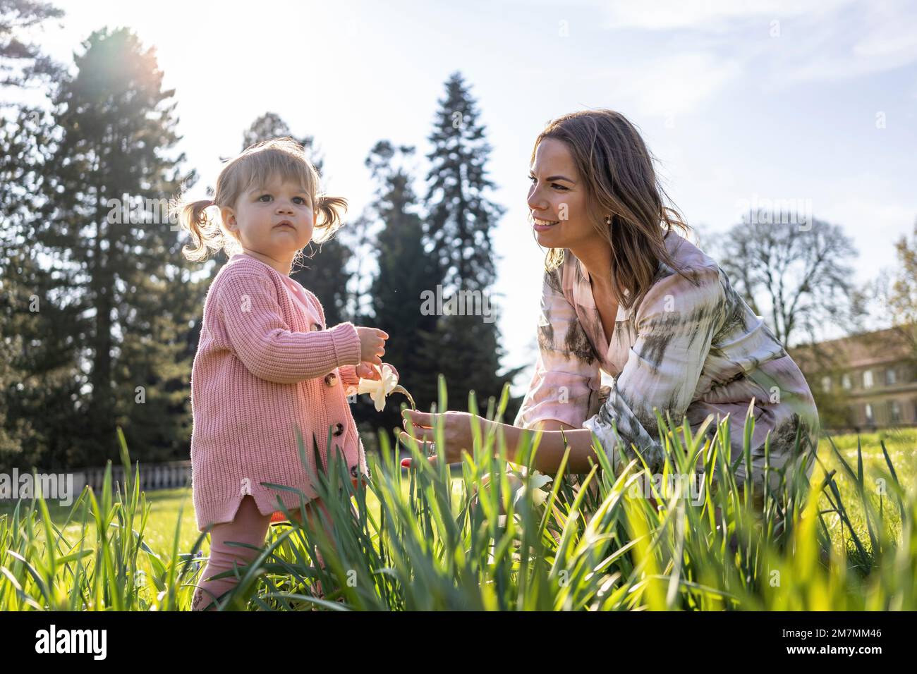 Mother und daughter hi-res stock photography and images - Alamy