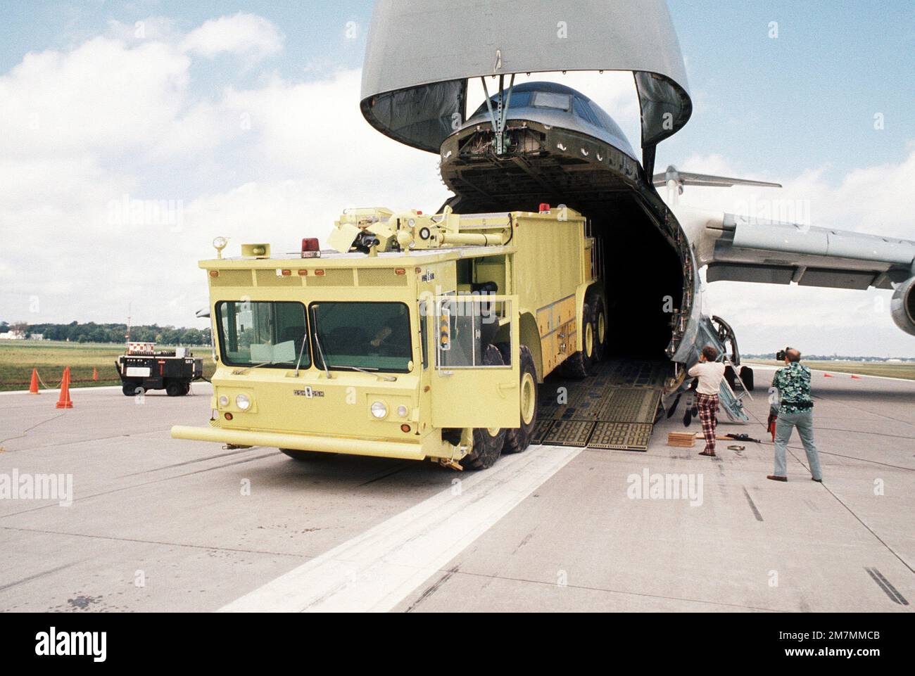 Loading a fire truck hi-res stock photography and images - Alamy