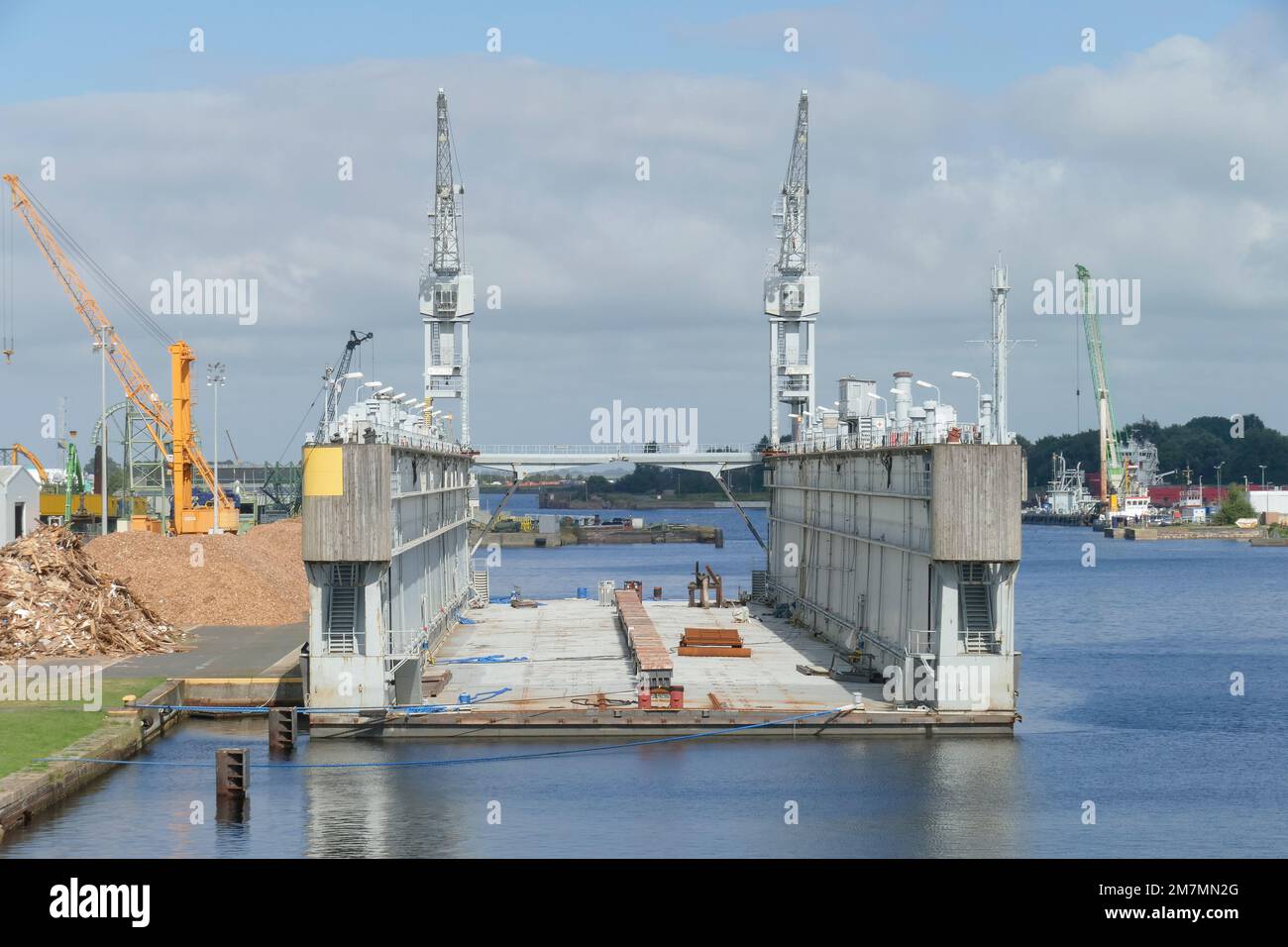 Dock in the connecting harbor, Wilhelmshaven, Lower Saxony, Germany ...