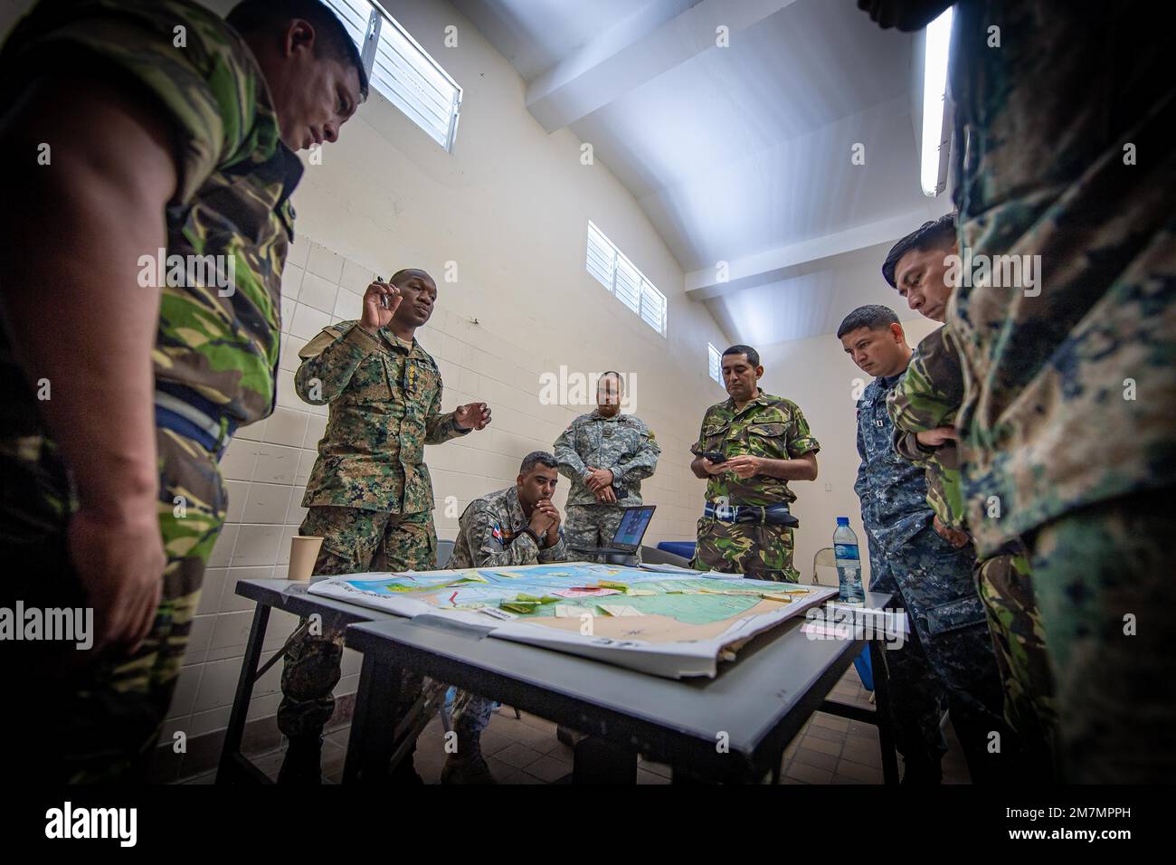 Les fac dans le cadre des operations internationales hi-res stock photography and images - Alamy