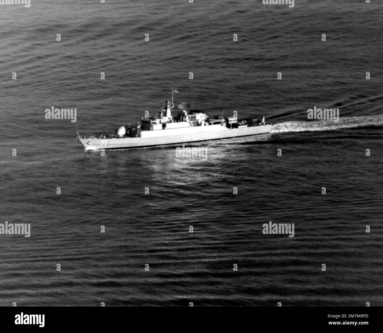 A port view of the Iranian destroyer escort IIS SAAM (DE-71 ...