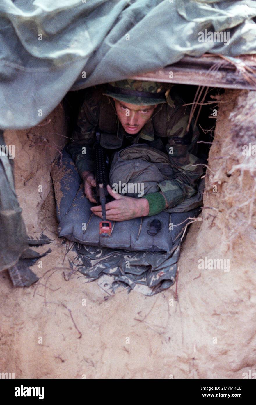 Soldier securing a perimeter hi-res stock photography and images - Alamy