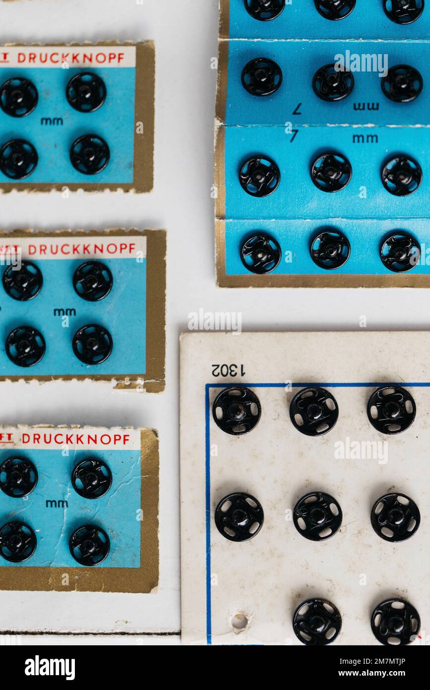 Black snaps hi-res stock photography and images - Alamy