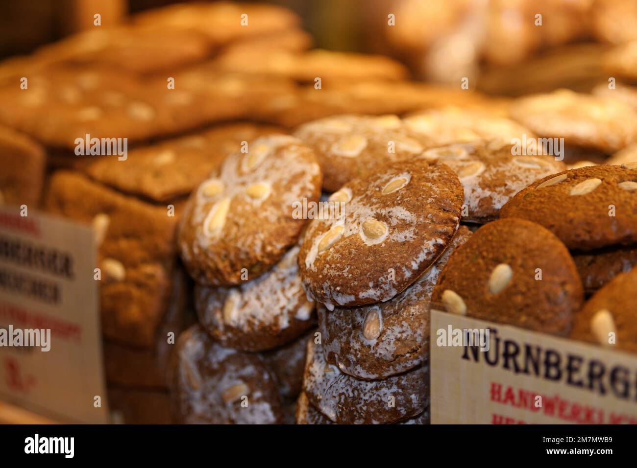 Christmas market, Nuremberg gingerbread Stock Photo - Alamy