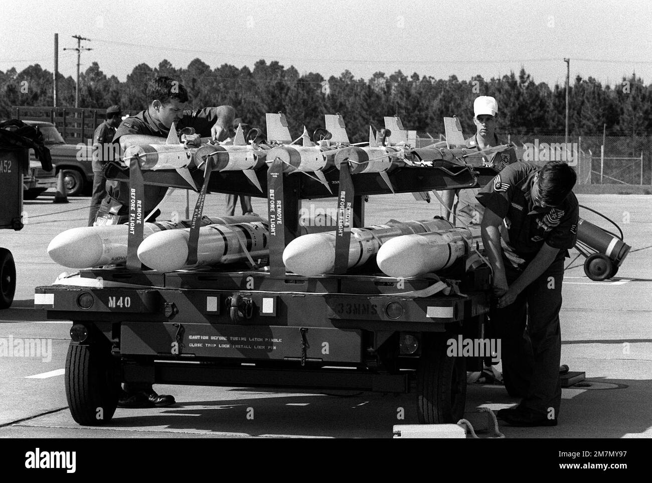 Air force aim sidewinder Black and White Stock Photos & Images - Alamy