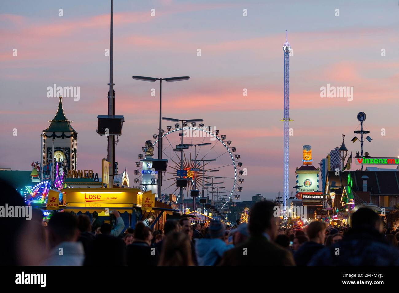 Folk festival oktoberfest hi-res stock photography and images - Alamy