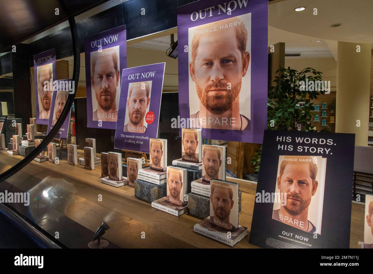 10 January 2023. London, UK. Copies of the Prince Harry autobiography ...