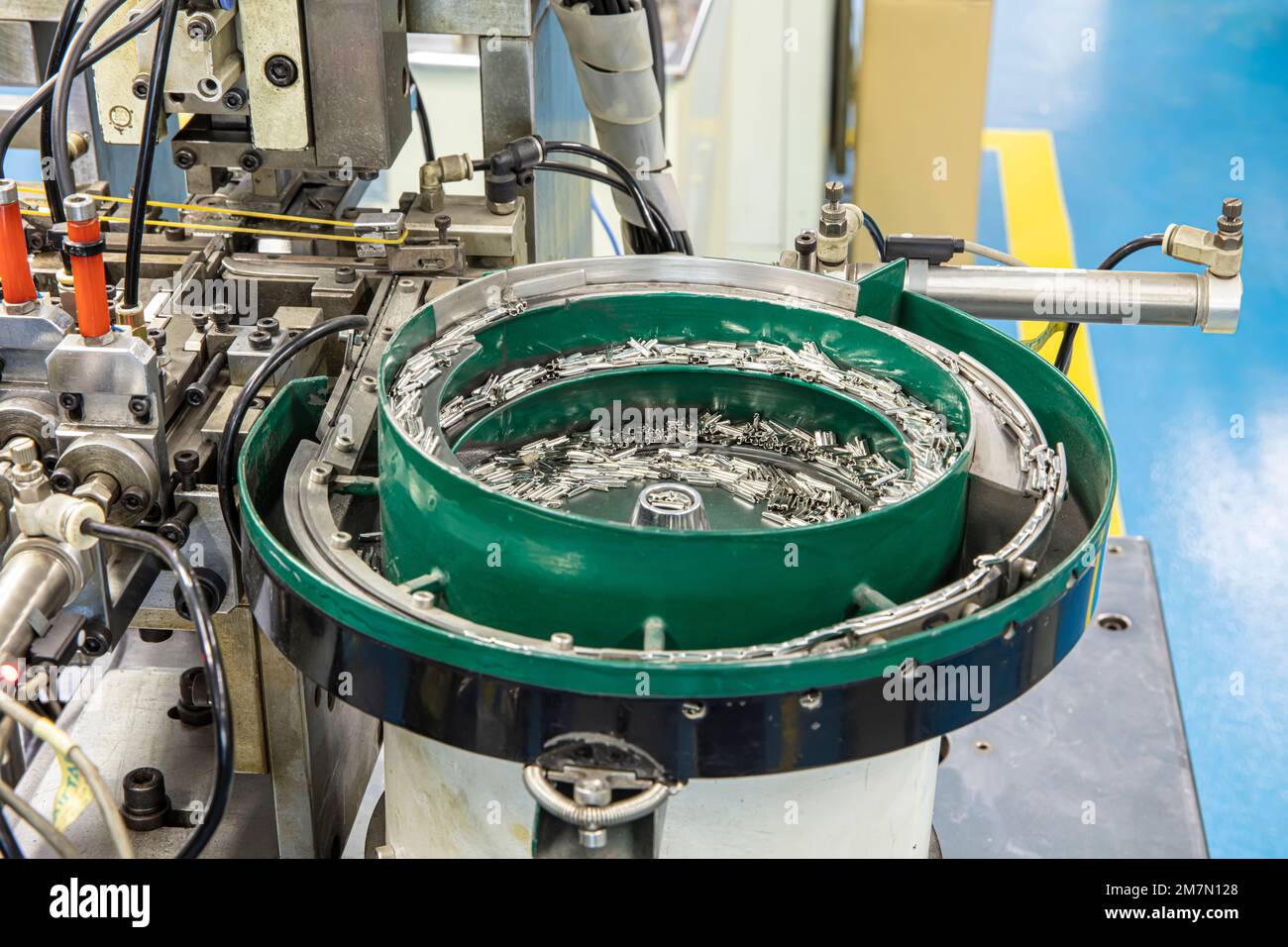 Zipper manufacturing factory. high-tech zipper lock or zipper pulls or ...