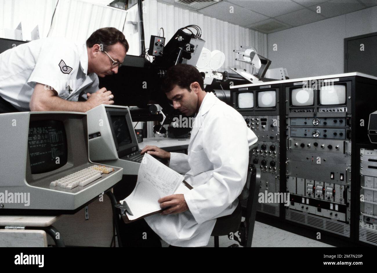 Holloman air force base new mexico hi-res stock photography and images ...