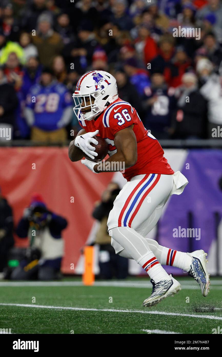 New England Patriots' Kevin Harris runs against the Buffalo Bills ...