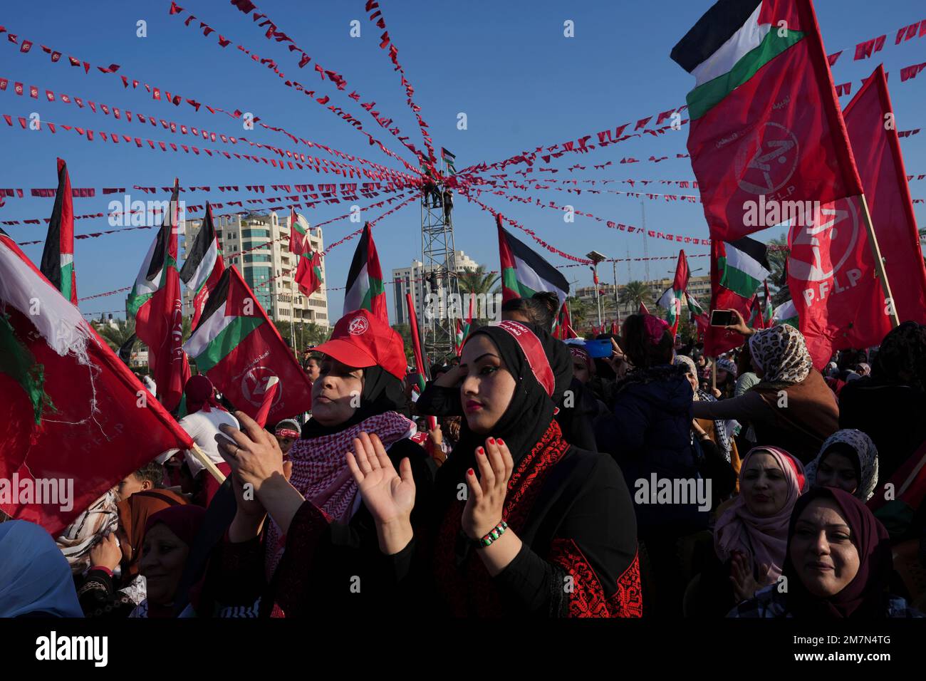 Women activists Popular Front for the Liberation of Palestine (PFLP ...