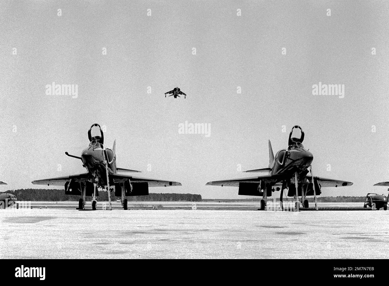 Skyhawk on aircraft carrier hi-res stock photography and images - Alamy