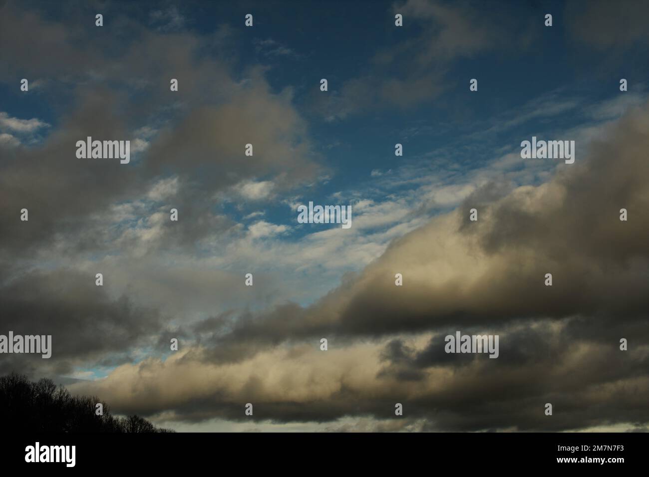 Sky clouds pictures hi-res stock photography and images - Alamy
