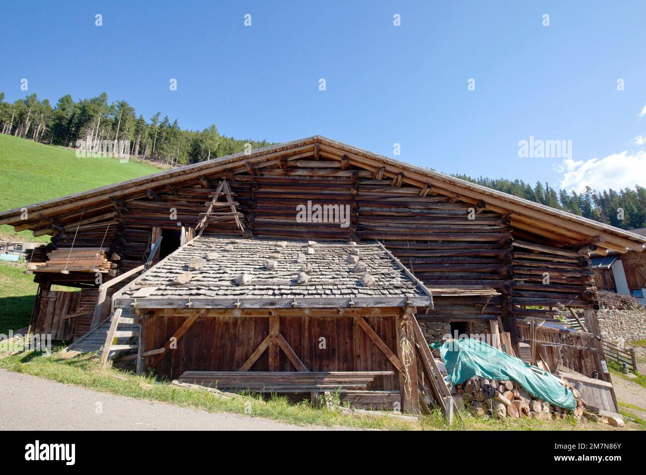 Barn with steep roof hi-res stock photography and images - Alamy