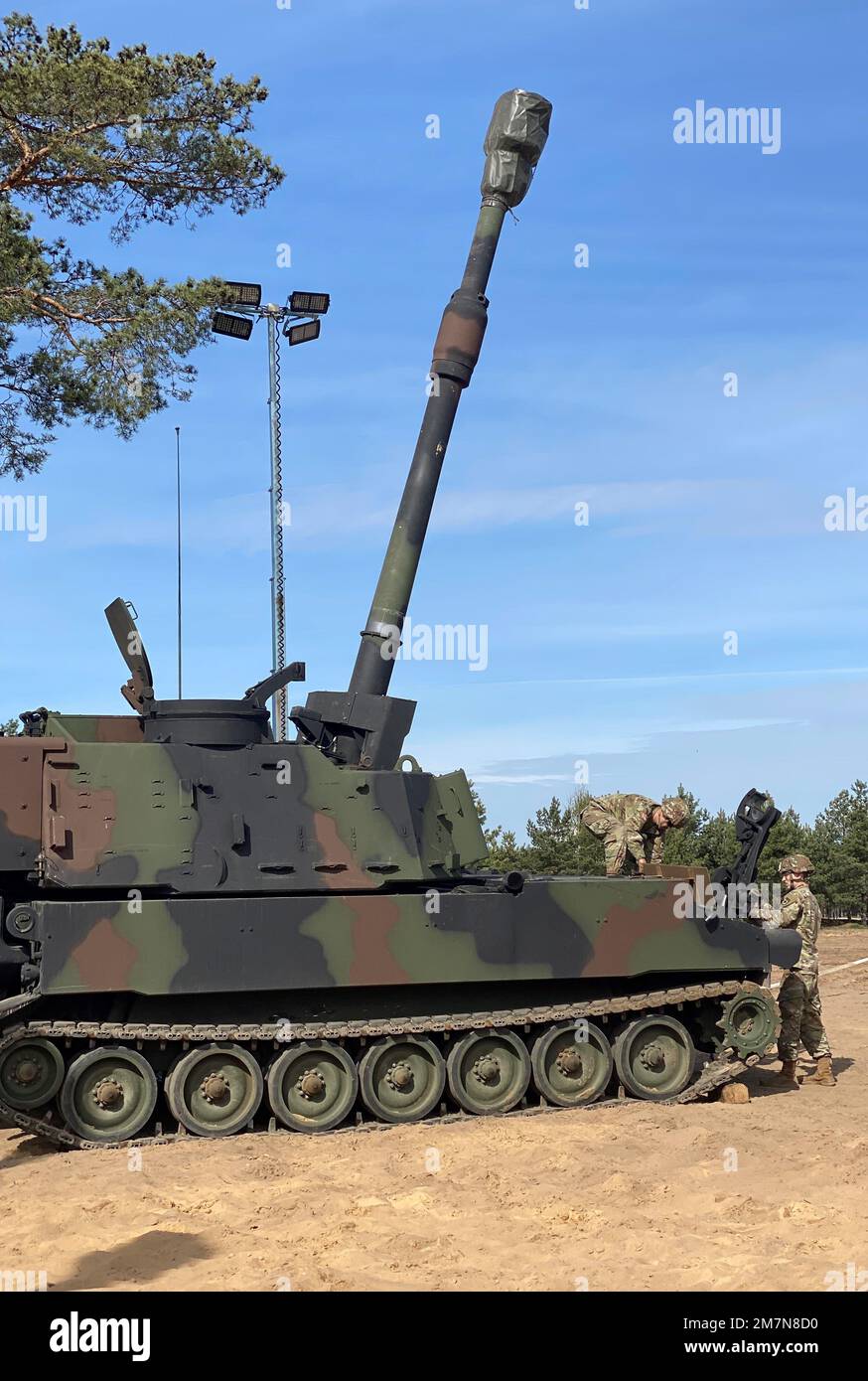 Pennsylvania Army National Guard Soldiers from 1st Battalion, 109th ...