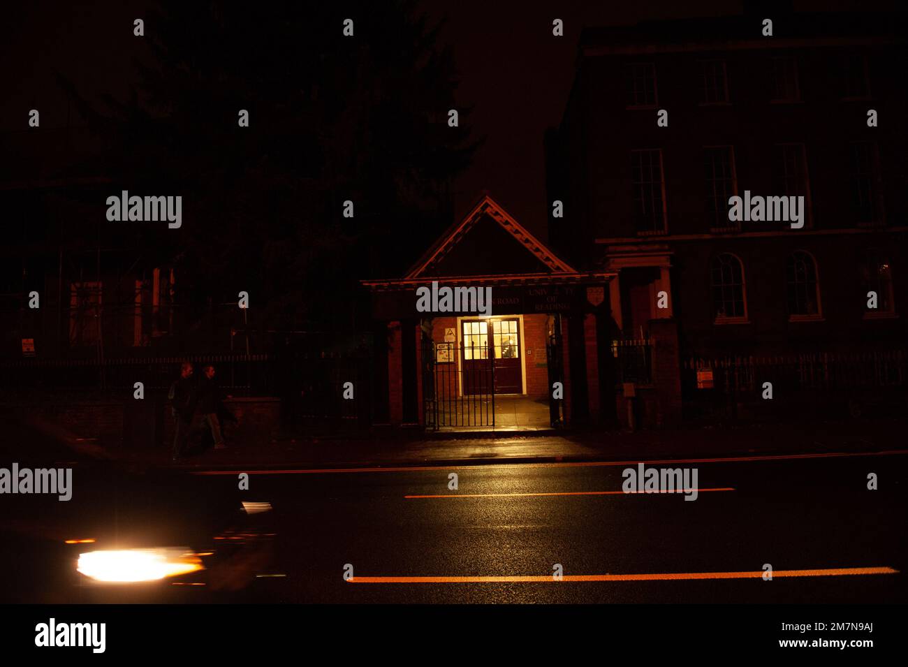 Reading berkshire at night hi-res stock photography and images - Alamy