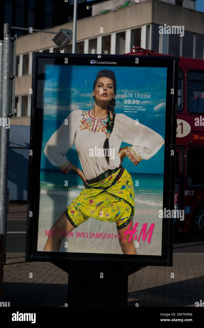 H&m billboard hi-res stock photography and images - Alamy