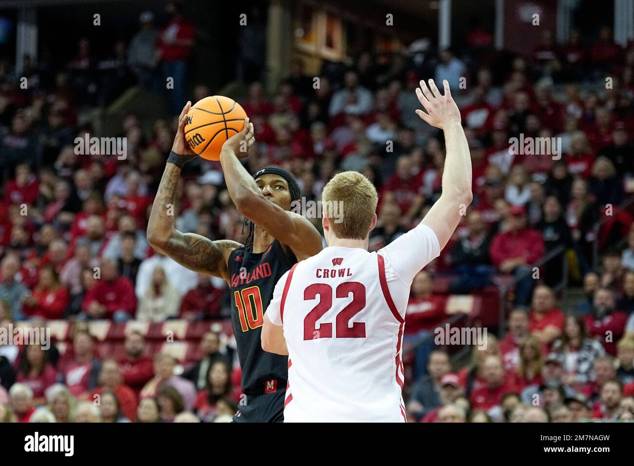 Maryland's Julian Reese (10) Wisconsin's Steven Crowl (22) during the ...