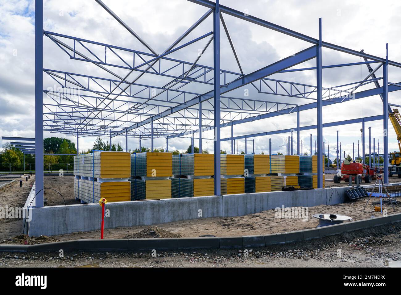 Steel structure framework building and stacks of sandwich panels for ...