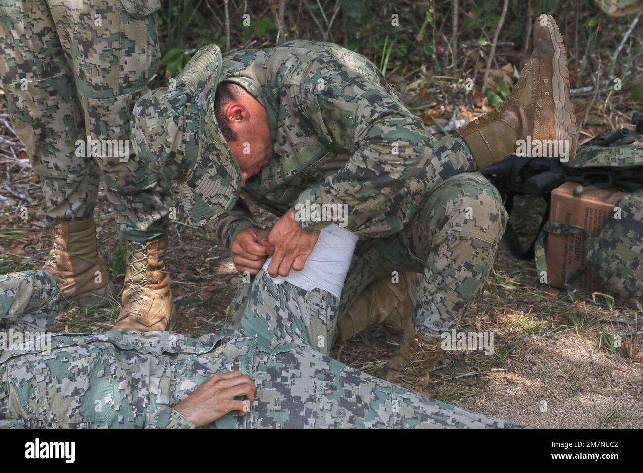 Belizean and Mexican forces received jungle survival training from US ...