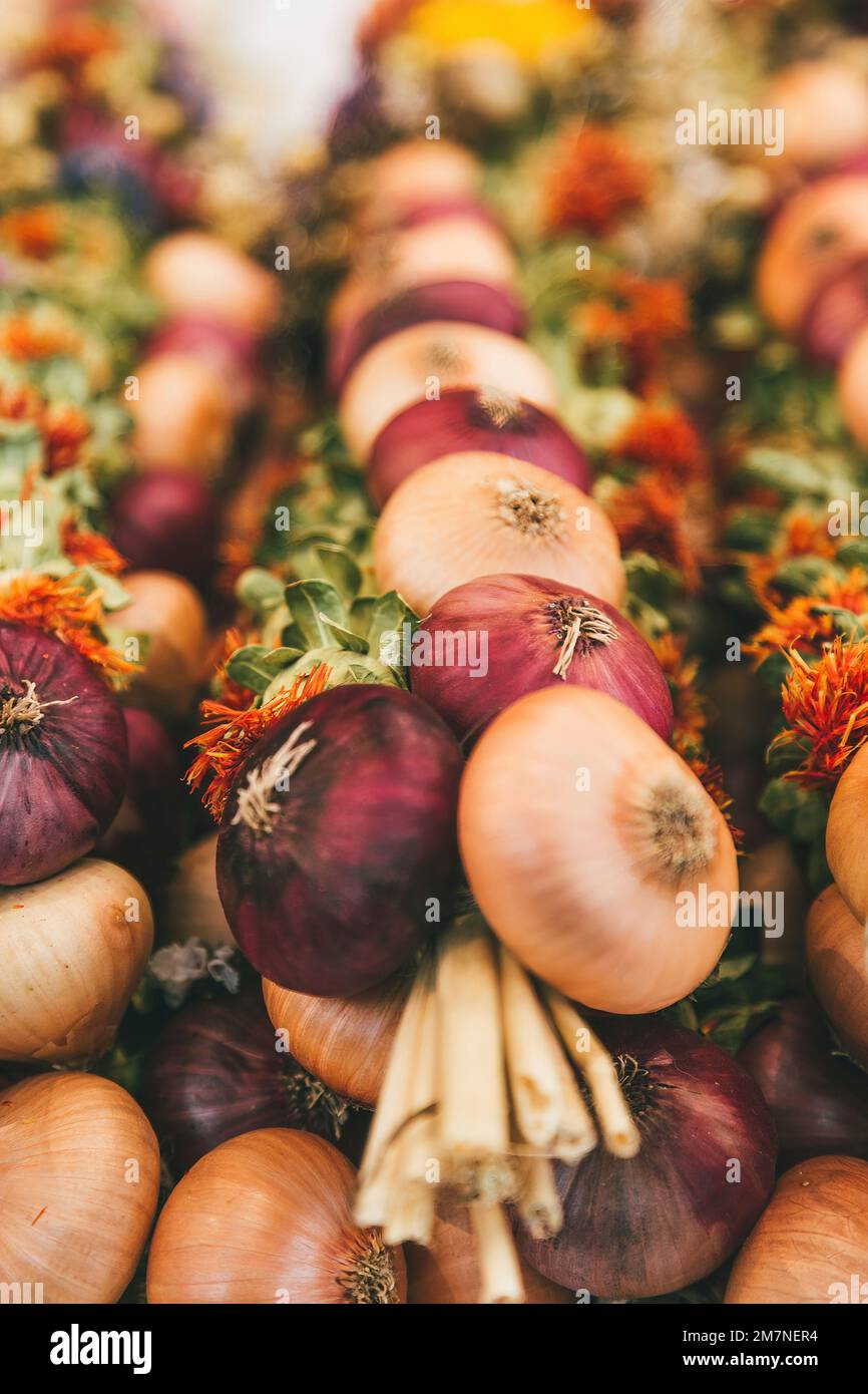Onion braid hi-res stock photography and images - Alamy