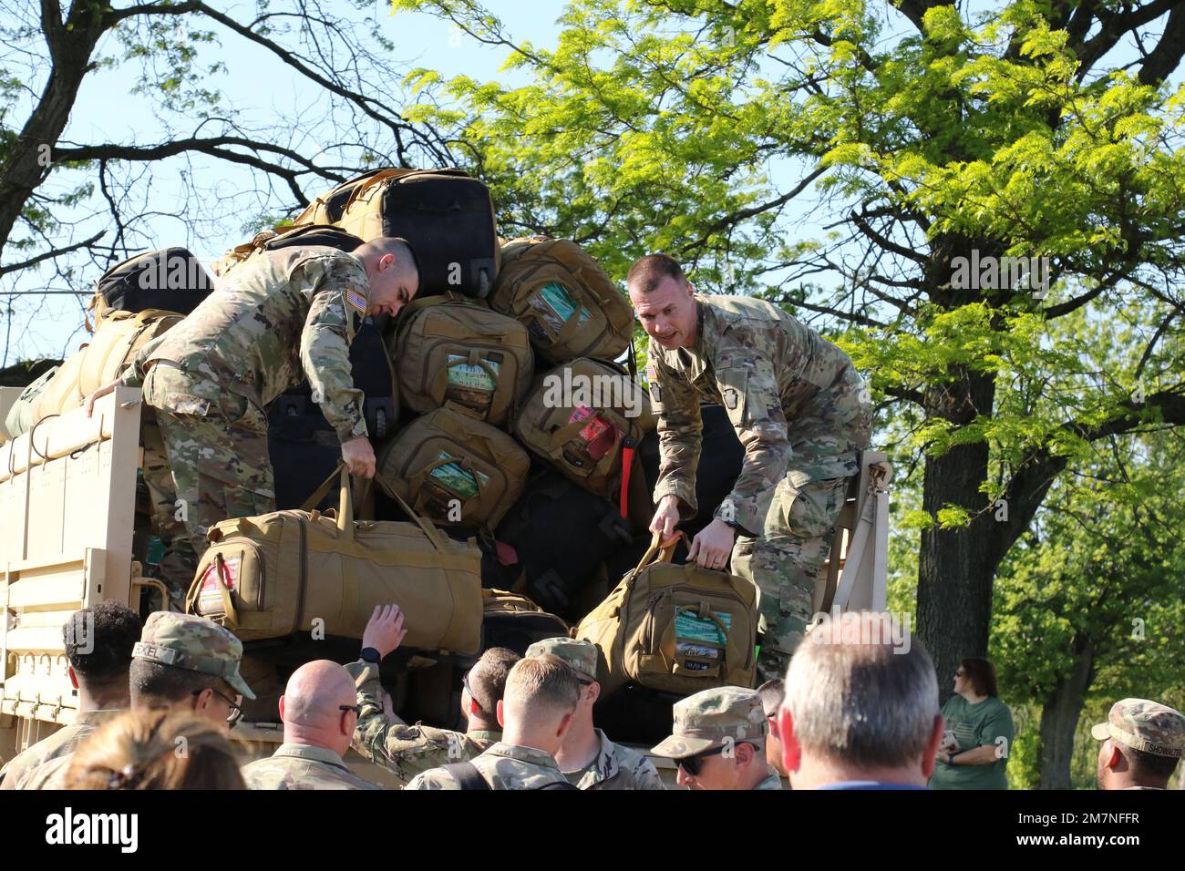 U.S. Soldiers with 1st Squadron, 104th Cavalry Regiment, 2nd Infantry ...